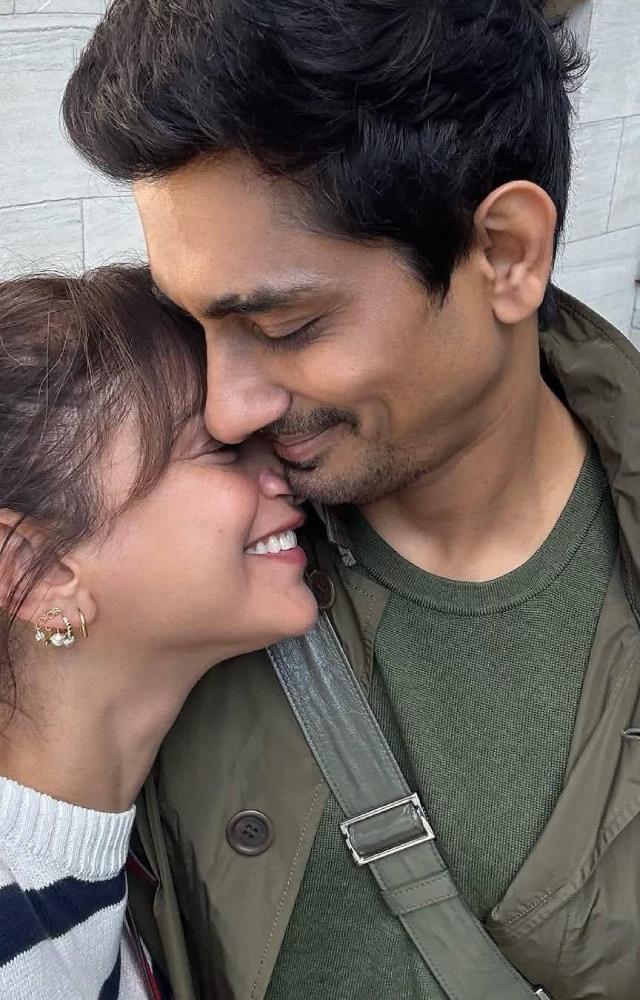 8 Siddharth & Aditi Rao Hydari Pics That Redefine Love